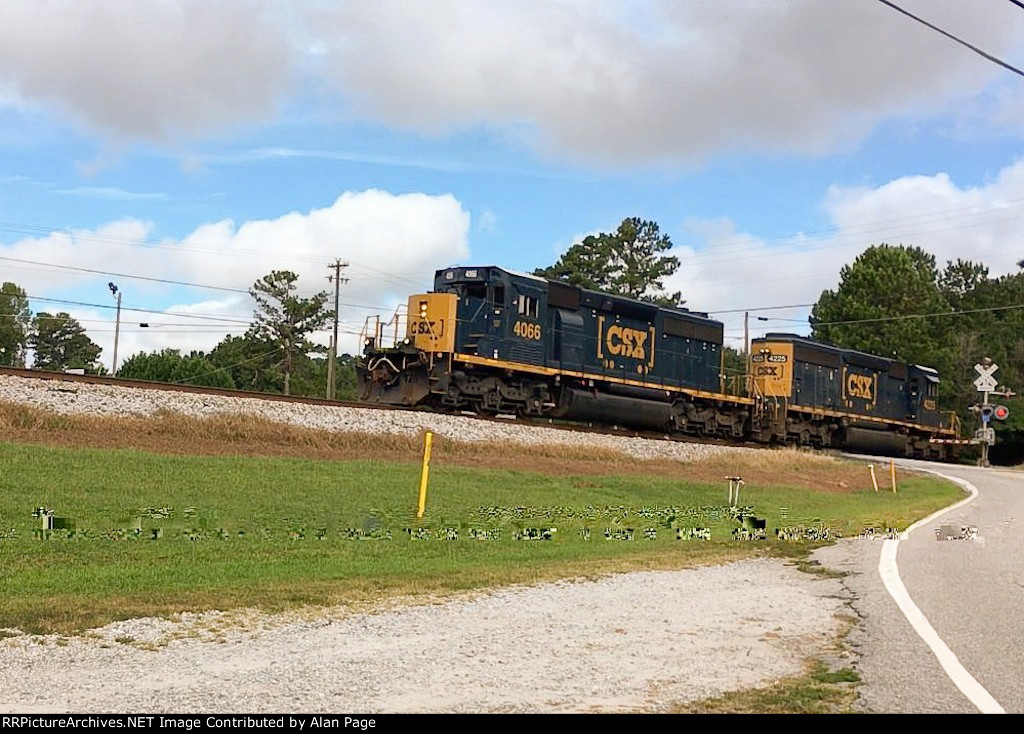CSX SD40-3’s 4066 and 4225 roll light SB